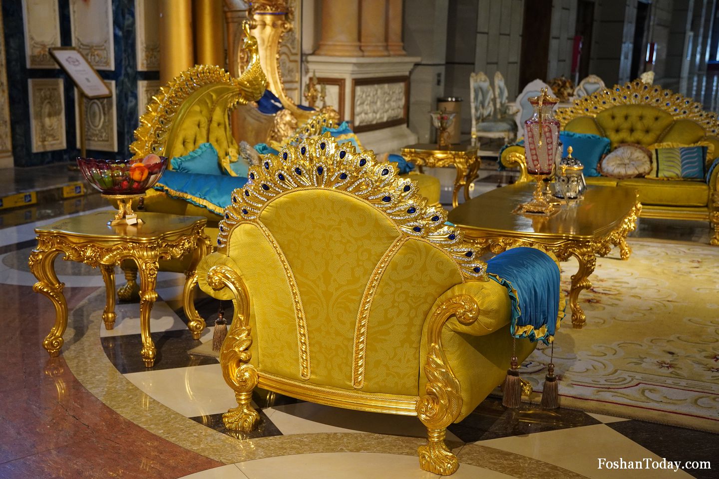 An Arab Furniture Supplier in Foshan Red Star Macalline Brand Furniture ...