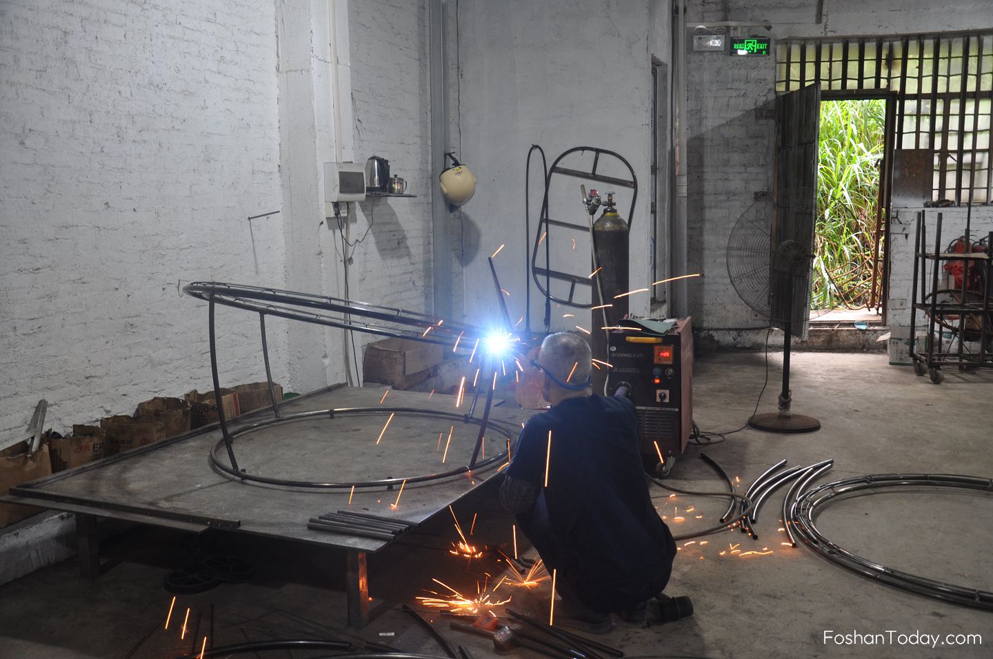 Visit a Super Big Outdoor Furniture Factory in China - Foshan Today